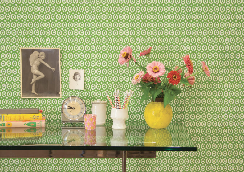 Links Wallpaper in Kelly - Galbraith & Paul